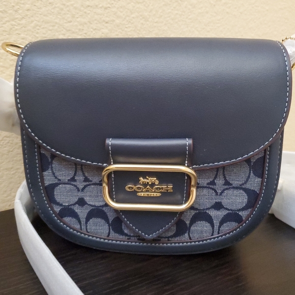 Coach | Bags | Coach Morgan Saddle Shoulder Bag In Signature Chambray ...
